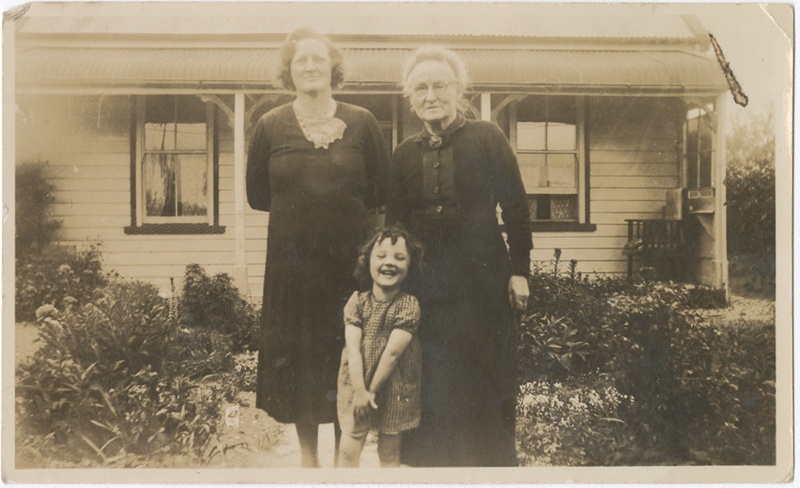 Photograph, Cartwright Family; Unknown photographer; 1930-1940; WY.1989 ...