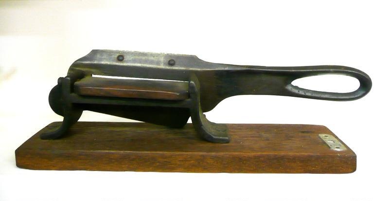 Tobacco cutter; 241 | eHive