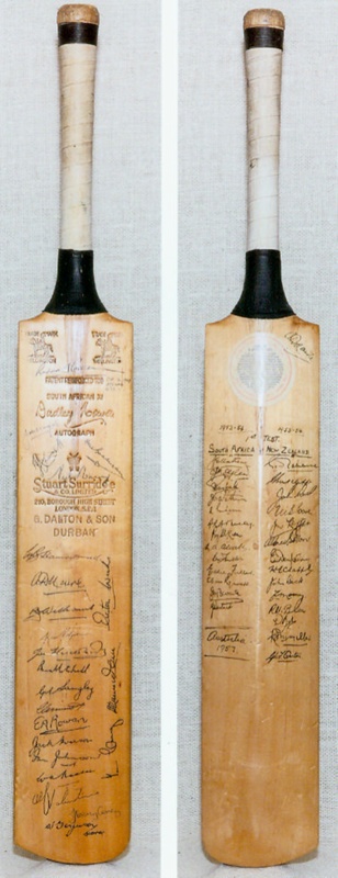 Cricket Bat: Stuart Surridge "Dudley Nourse" Autograph Bat, signed (and ...