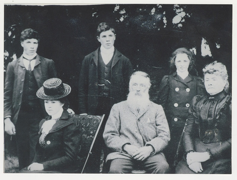 Photograph, Green Family; Unknown photographer; 1900-1910; RI.P194.08. ...