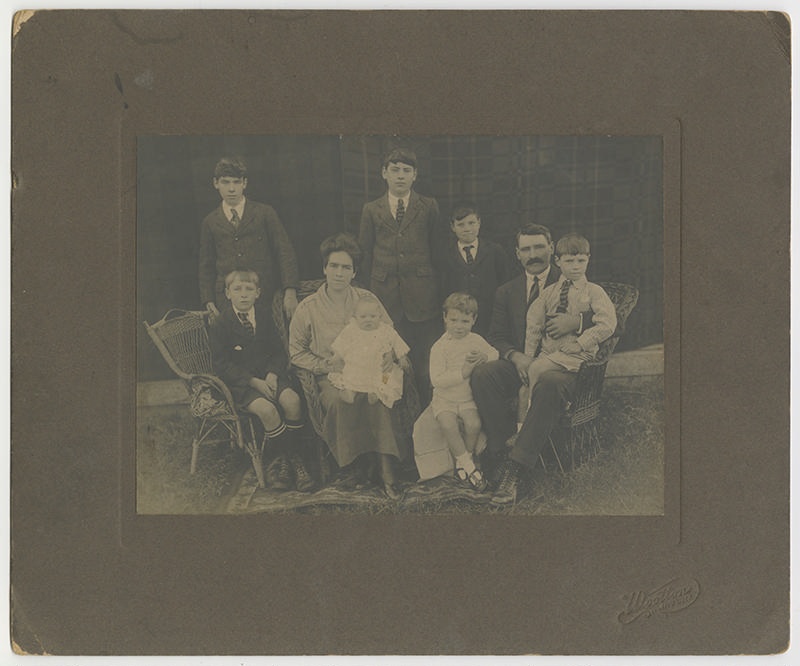 Photograph, Tom and Kate Ward and family.; Wootton, Samuel Eli; 1920 ...