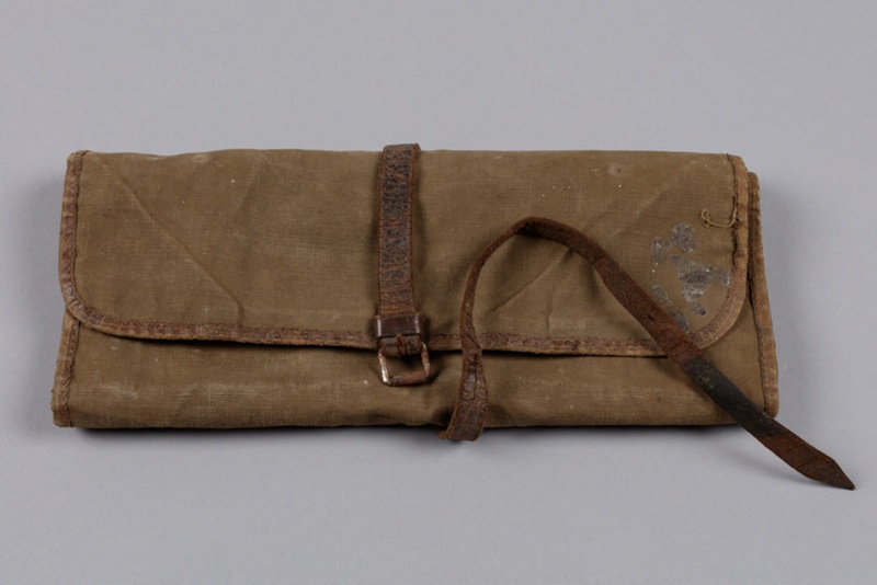 Bag, Kit, Army issue; Unknown manufacturer; 1939-1950; RI.RT86.2 | eHive