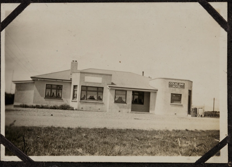Photograph, Colac Bay Hotel; Unknown photographer; 1948-1962; RI.P0000 ...