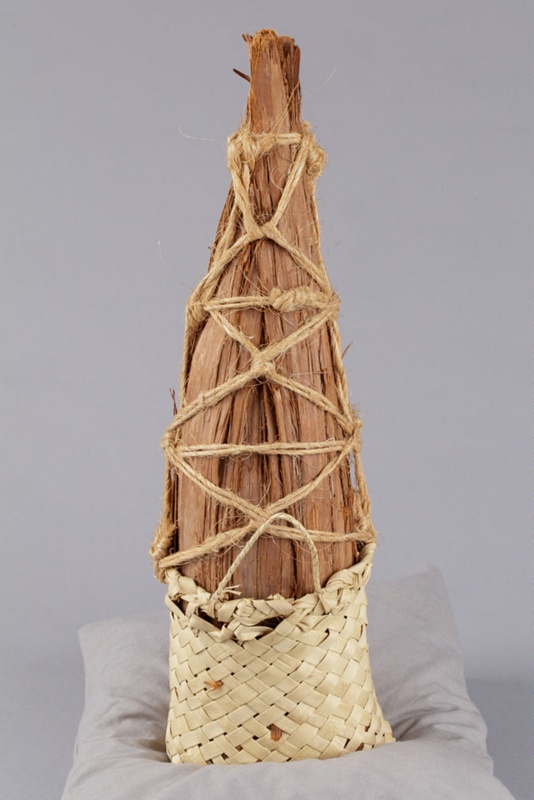 Poha tītī, Muttonbirding kit, 1/4 size; Unknown maker; 1250-1900; RI ...