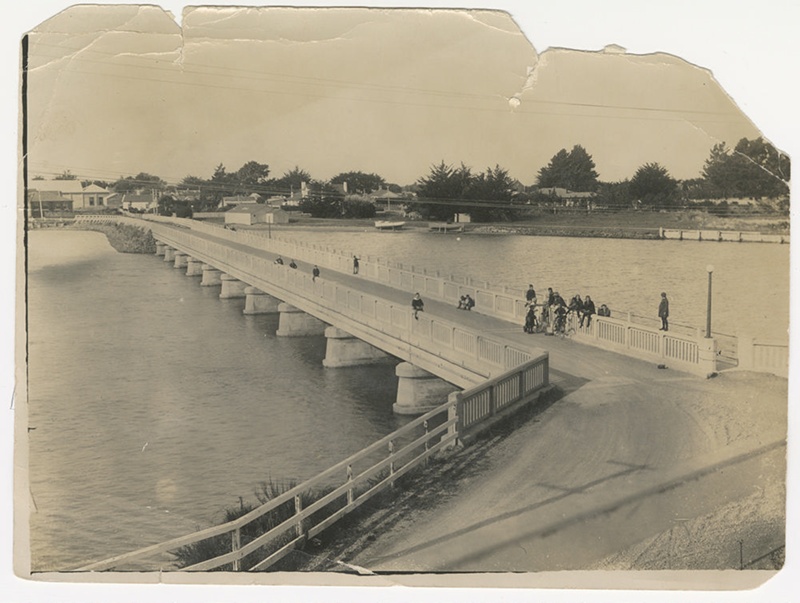 Photograph, Riverton Aparima traffic bridge; Unknown photographer; 1930 ...