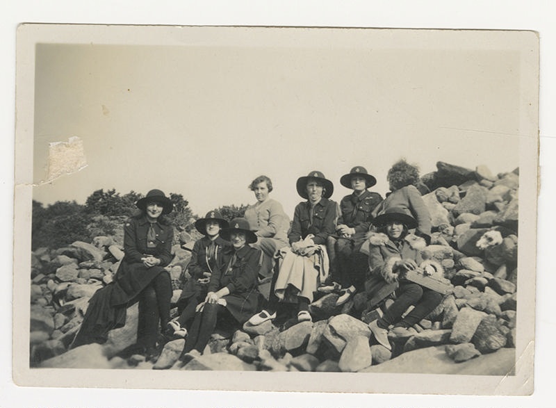 Photograph, Colac Bay Guides and Brownies.; Unknown photographer; 1930 ...