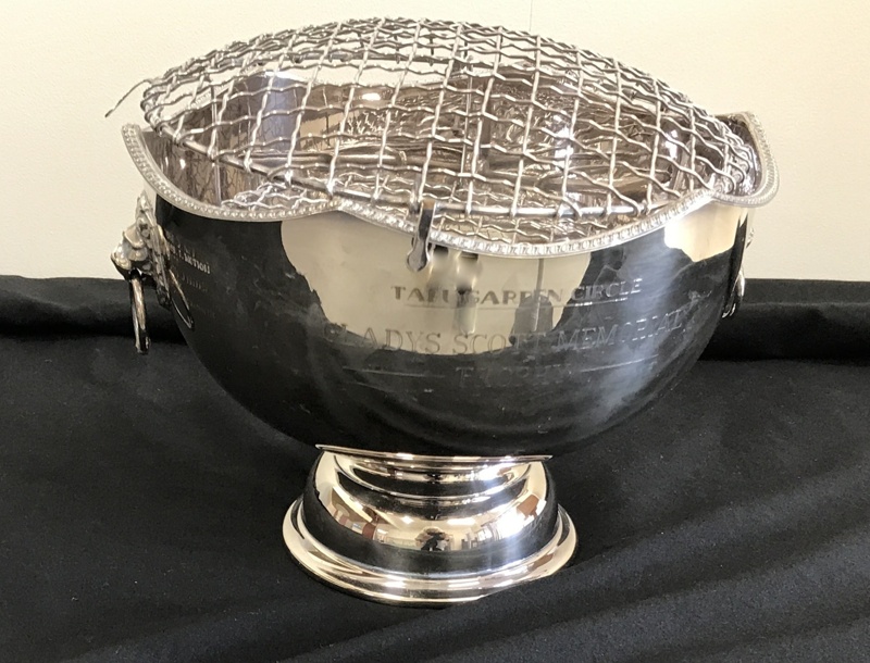 Trophy, ; Tapu Garden Circle; 2021.238.01 | eHive