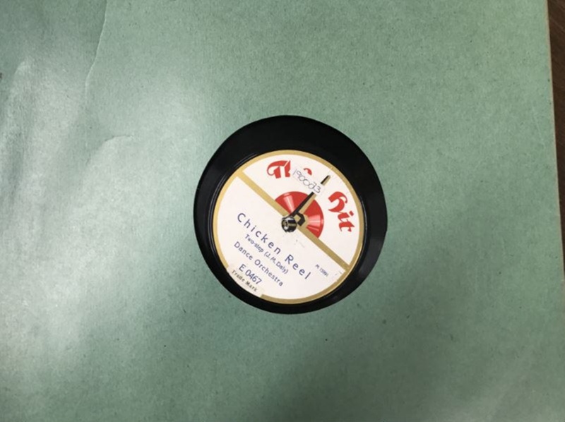 Record, Chicken reel / Hungarian rag; The Hit; 1900073 | eHive