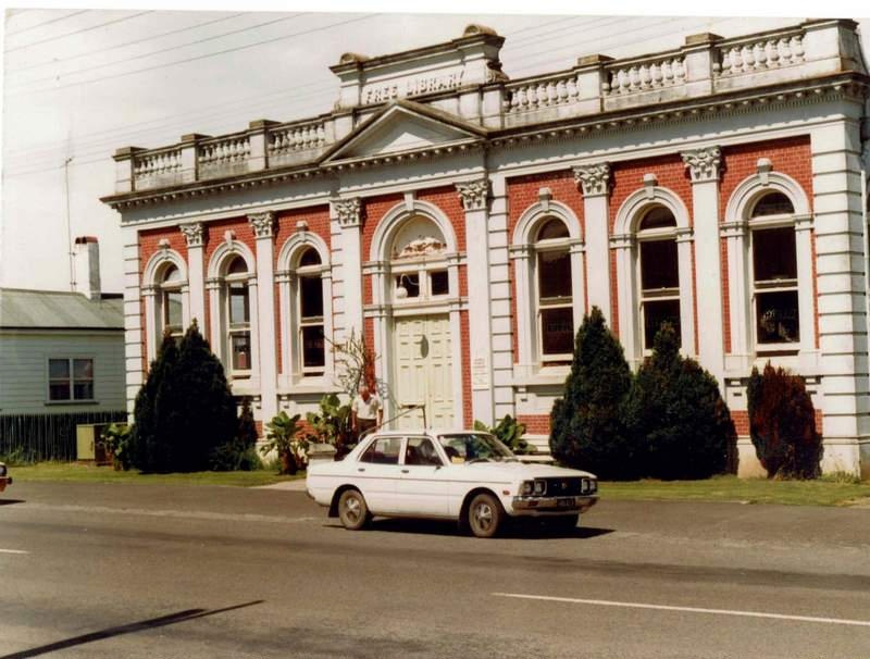 Photograph, Thames Library Queen Street Thames; unknown; 1980s; 2019. ...