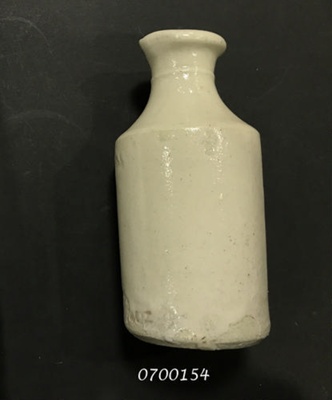 Bottle, clay; unknown; 0700154 | eHive