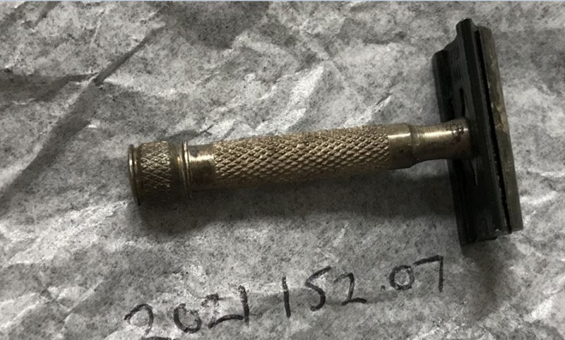 Razor, miniature; 2021.152.07 | eHive