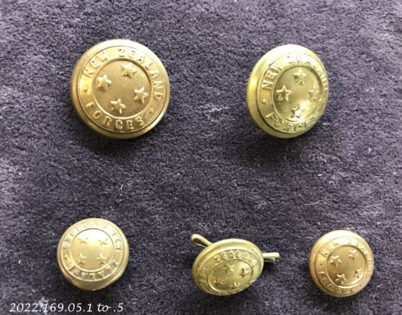 Buttons, uniform; New Zealand Government; 2022.169.05 | eHive