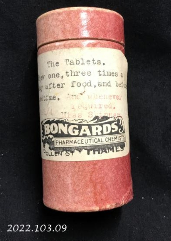 Container, medication; Bongard Chemiist; 2022.103.09.1-.2 | eHive