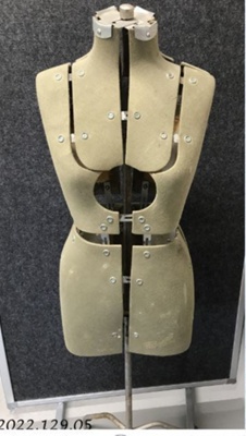 Mannequin, dressmakers; Purfex 1998 Ltd; 2022.129.05 | eHive