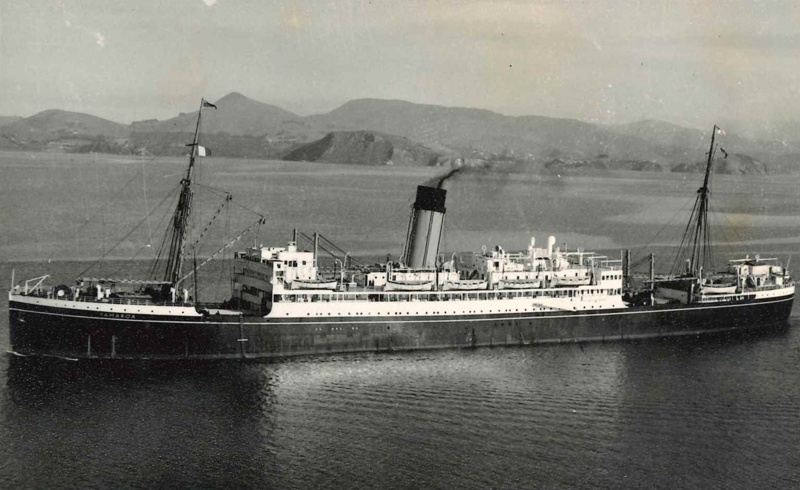 Photograph, passenger/cargo ship "TAMAROA"; BainWright; PC.15.15.44.05 ...