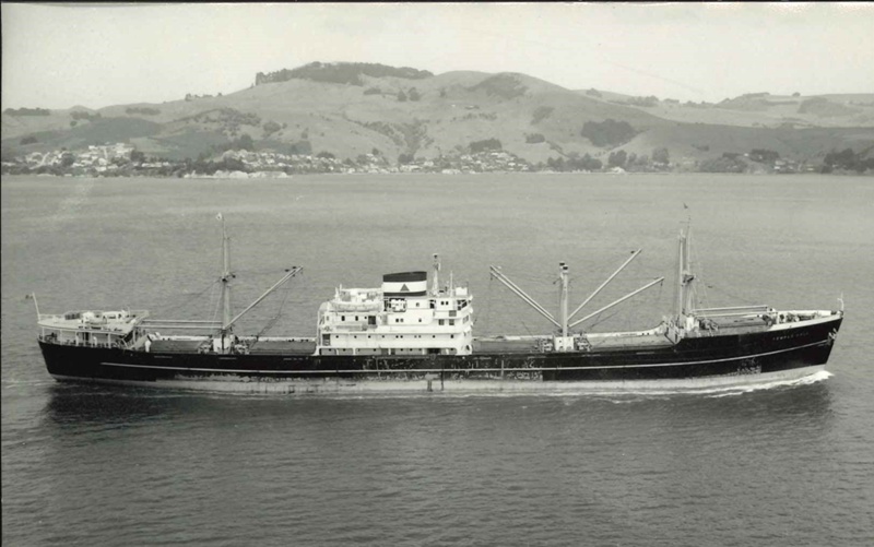 Photograph, general cargo ship "TEMPLE HALL"; BainWright; PC.15.15.40 ...