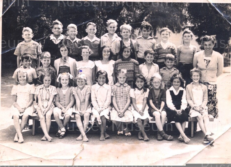 Photo: Russell school children (named); 97/1637 | eHive