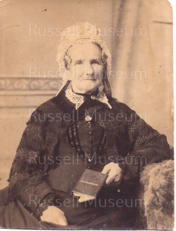 Photo & copy: Mrs. Ford, wife of Dr. Ford, Russell; HK13 | eHive