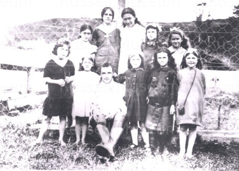 Photo: Group. Back row: Janey Kydd, Mabel Saunders, Ella Kydd, Hazel ...