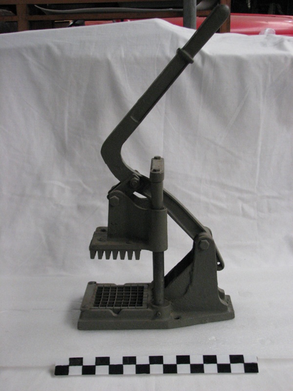 Chopper, Food; Berry; TN.0010.68 | eHive