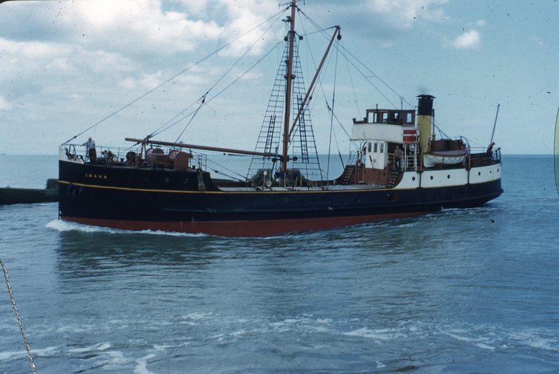 Inaha entering Patea rivemouth; John Turner; 2002.103.022 | eHive