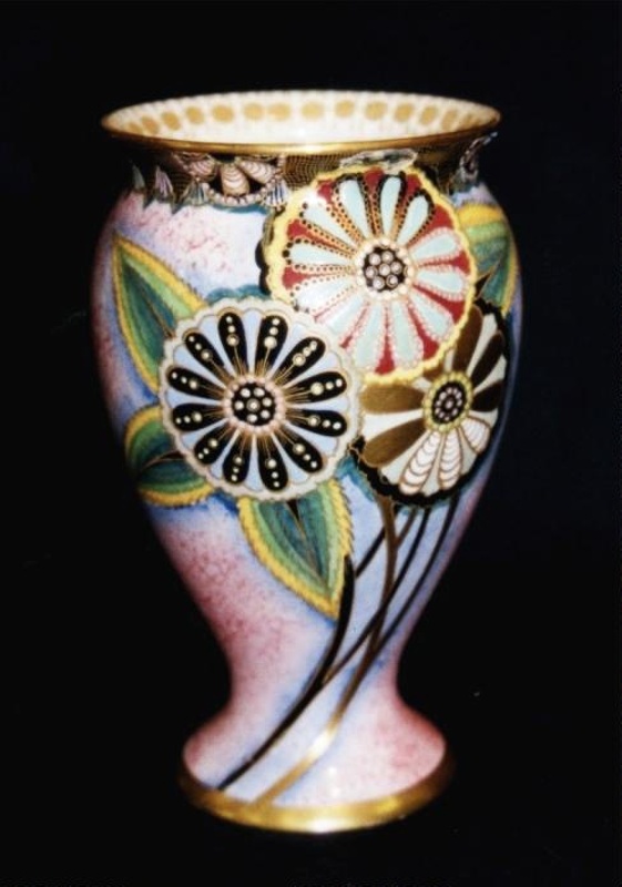 Vase; Carlton Ware (estab. 1890); 1940s; 1999.44 | eHive