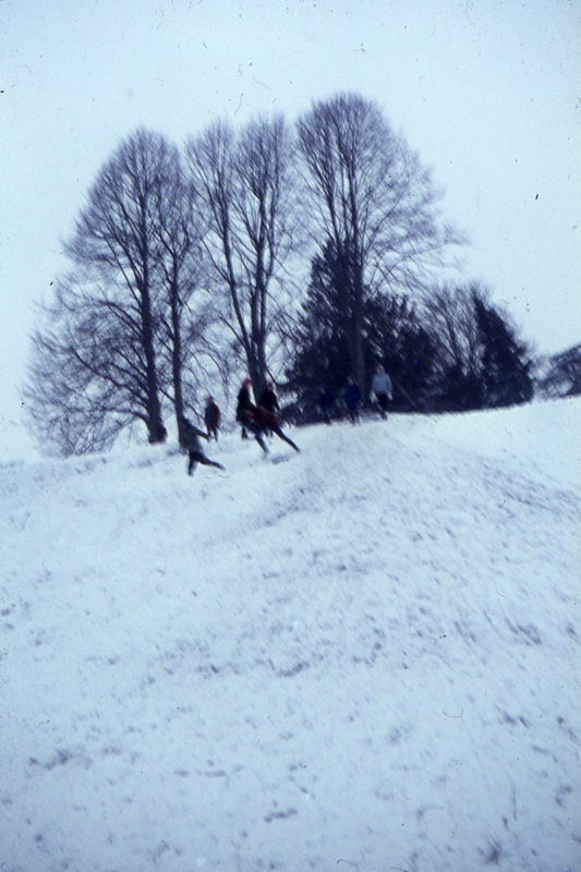 Hendred Scenes in the Snow 1960's; EHHTM-2009-00173 | eHive