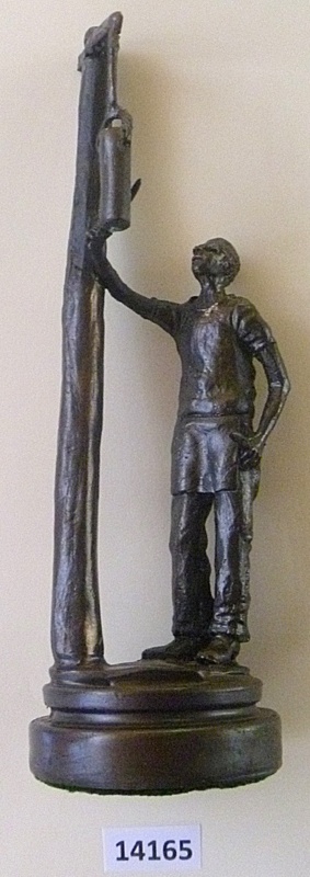 Bronze Statue - Cook ringing the dinner bell. ; Hackman, Eddie; before ...