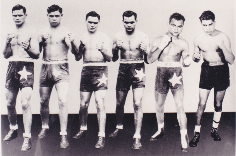 6 male boxers posing, shaping up with bare fists.; 1932/1933; 19974 | eHive