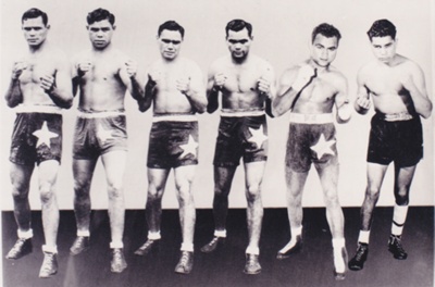 6 male boxers posing, shaping up with bare fists.; 1932/1933; 19974 | eHive