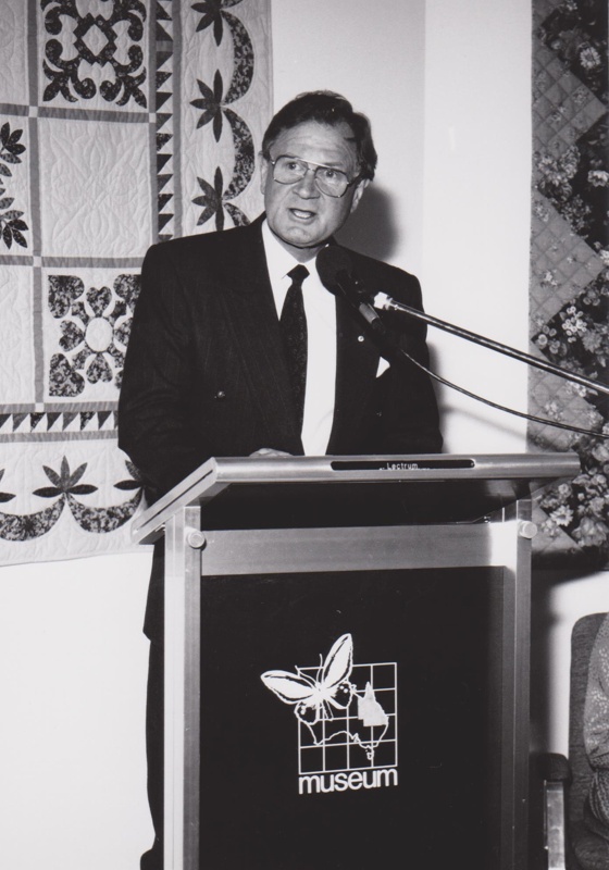 Photograph: Ken Cowley presenting at the Dame Mary Durack Outback Art ...