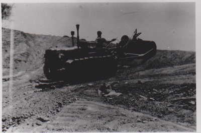 Old earth moving Equipment; 10229 | eHive