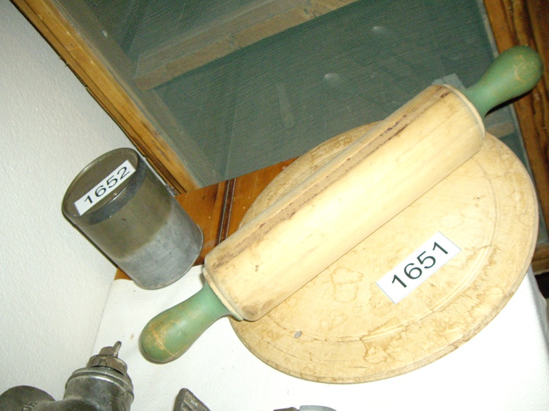 Cadbury tin; 1652 | eHive