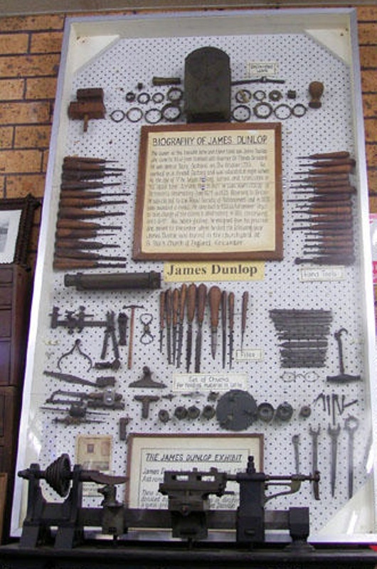 Tool Display; A2006.706 | eHive