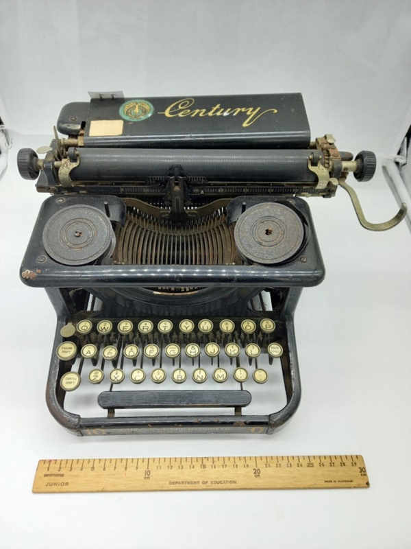 Century 10 Typewriter; American Writing Machine Company; 1971.34 | eHive