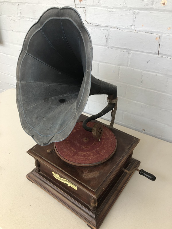 Graphophone; xx.9 | eHive