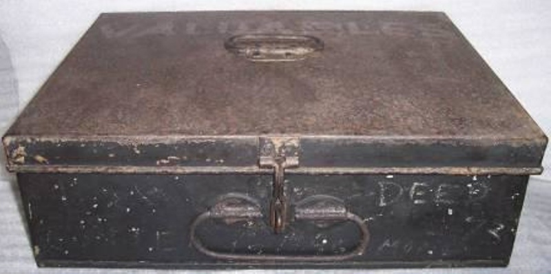 Deed box and bags; QS2007.51 | eHive