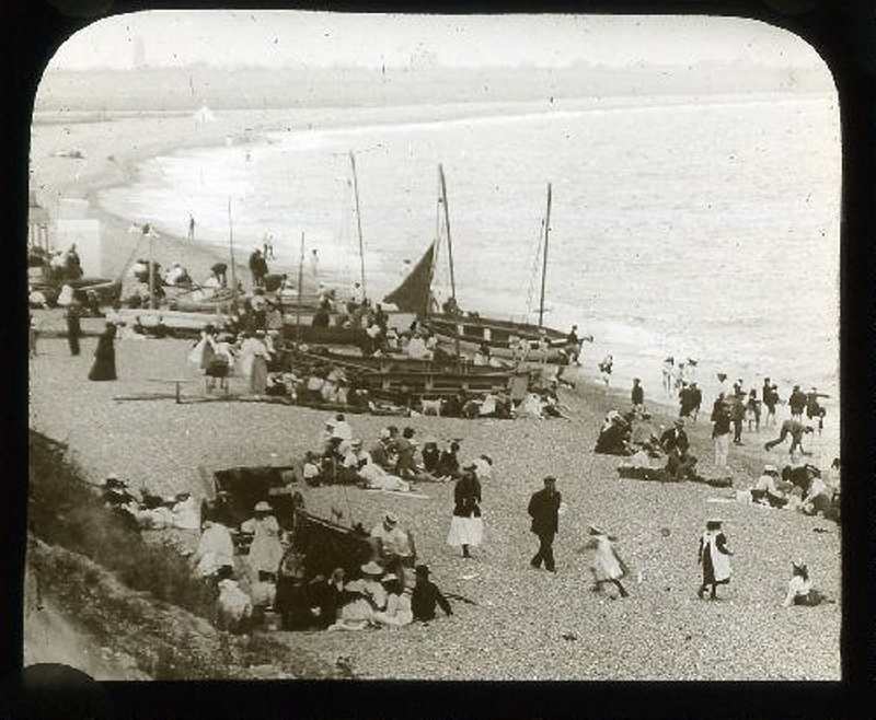 Holiday scene on beach, 1900; Fisk, A.R.; DUWHM:P451 | eHive