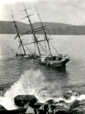 Wreck of barque NATAL QUEEN; 1909; P_OM_J_3b | eHive