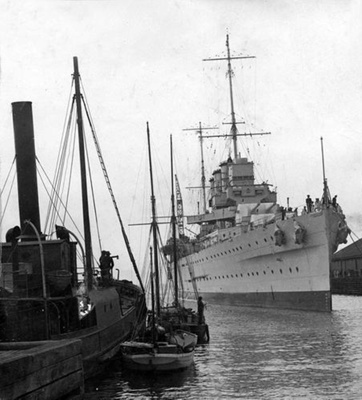 HMAS Canberra & Gundiah SS; P_OM_B_10a | eHive