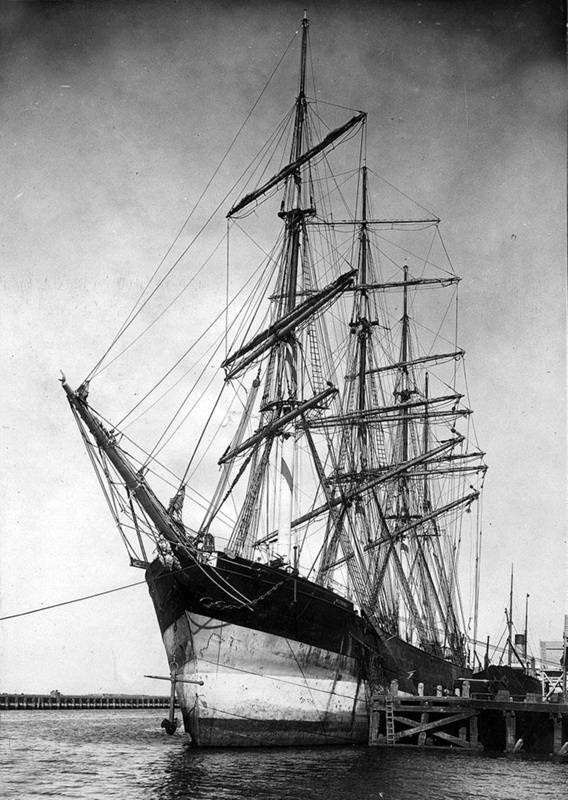 Metropolis; P_OM_D_44b | eHive