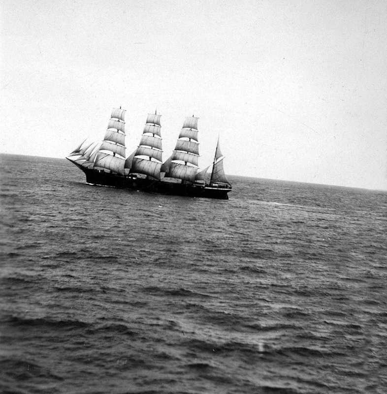 Four-masted barque FINGAL approaching Tamar Heads 1912; 1912; P_OM_D ...