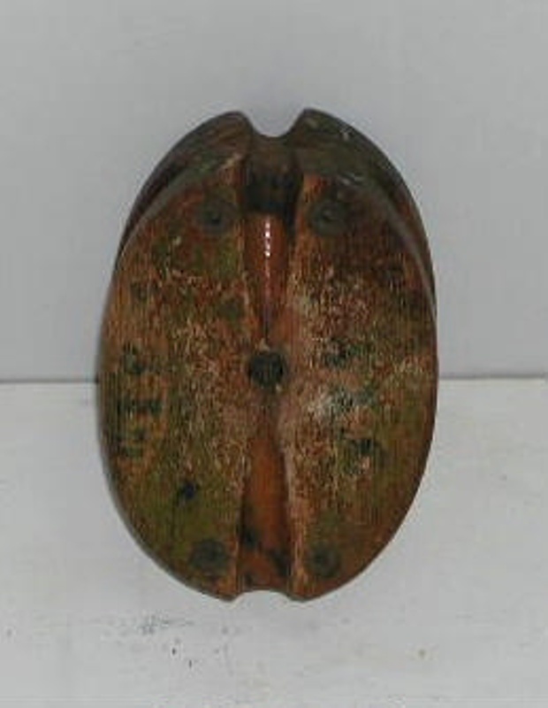 Pulley - wooden single sheave block; A_2004-076 | eHive