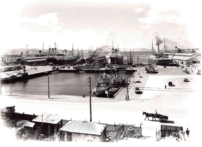 Constitution Dock and harbour 1935 ; 1935; P_2019-283 | eHive