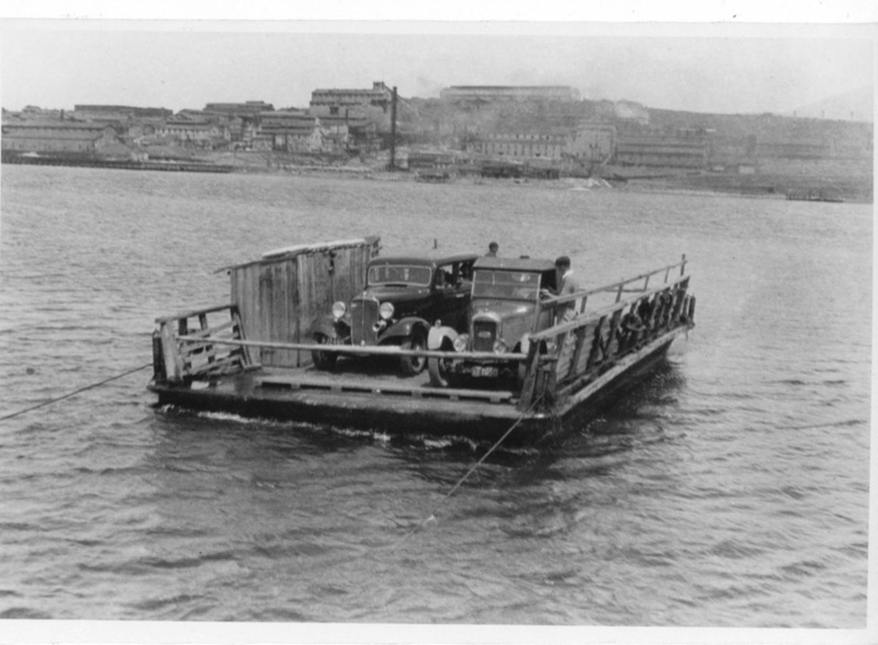 Risdon vehicular ferry; P_DIG_2013-0101 | eHive