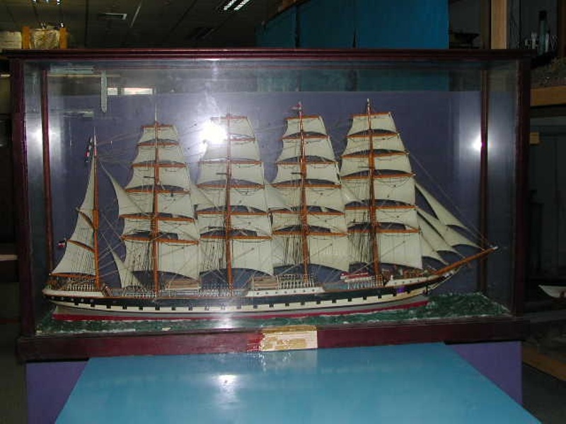 POTOSI ( 5 masted barque) - fully rigged waterline scenic model; Graap ...