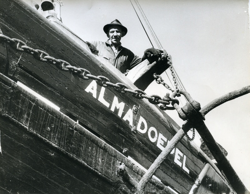 T Williams Shipwright at Purdon & Featherstone on Board the "Alma ...