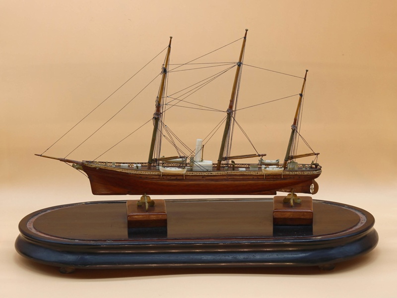Southern Cross - rigged full hull model; A_2012-043 | eHive