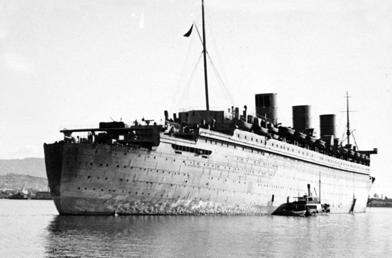 Queen Mary SS; P_OM_F_4b | eHive
