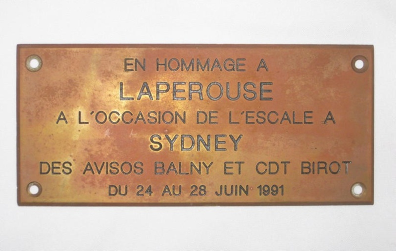 Plaque, small bronze rectangular En homage a Laperouse l'occasion de l ... Plaque, small bronze rectangular En homage a Laperouse l'occasion de l ...